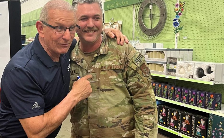 Celebrity Chef Robert Irvine Visits NAS JRB Fort Worth BXtra – The ...
